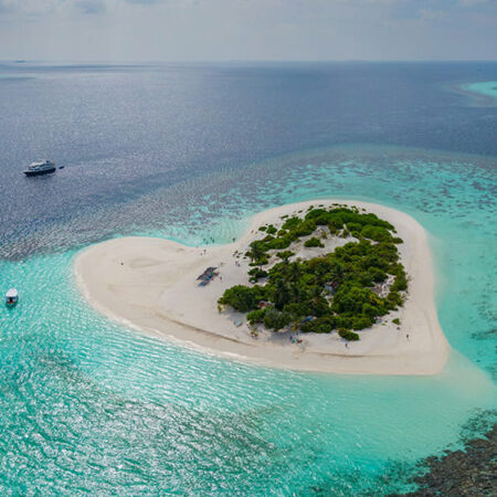 Heart Islands of the World - Top 24 (PHOTOS) · Pipeaway