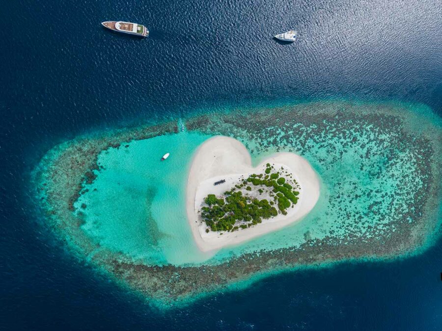 Heart Islands of the World - Top 24 (PHOTOS) · Pipeaway