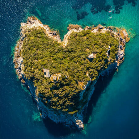 Heart Islands of the World - Top 24 (PHOTOS) · Pipeaway