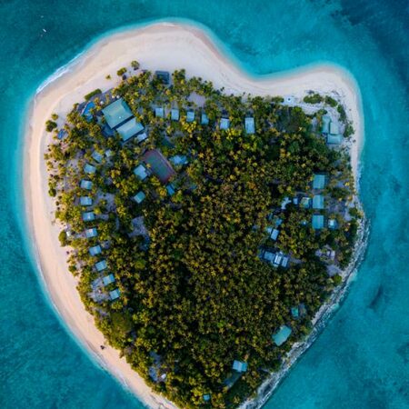 Heart Islands of the World - Top 24 (PHOTOS) · Pipeaway