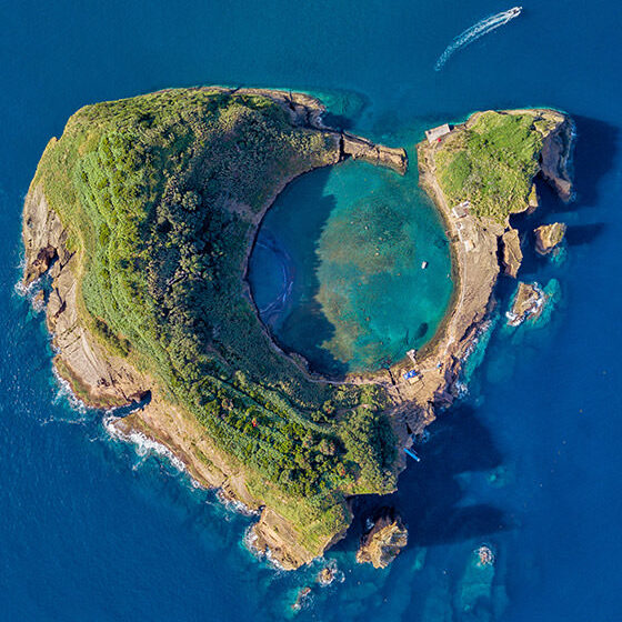 Heart Islands of the World - Top 24 (PHOTOS) · Pipeaway